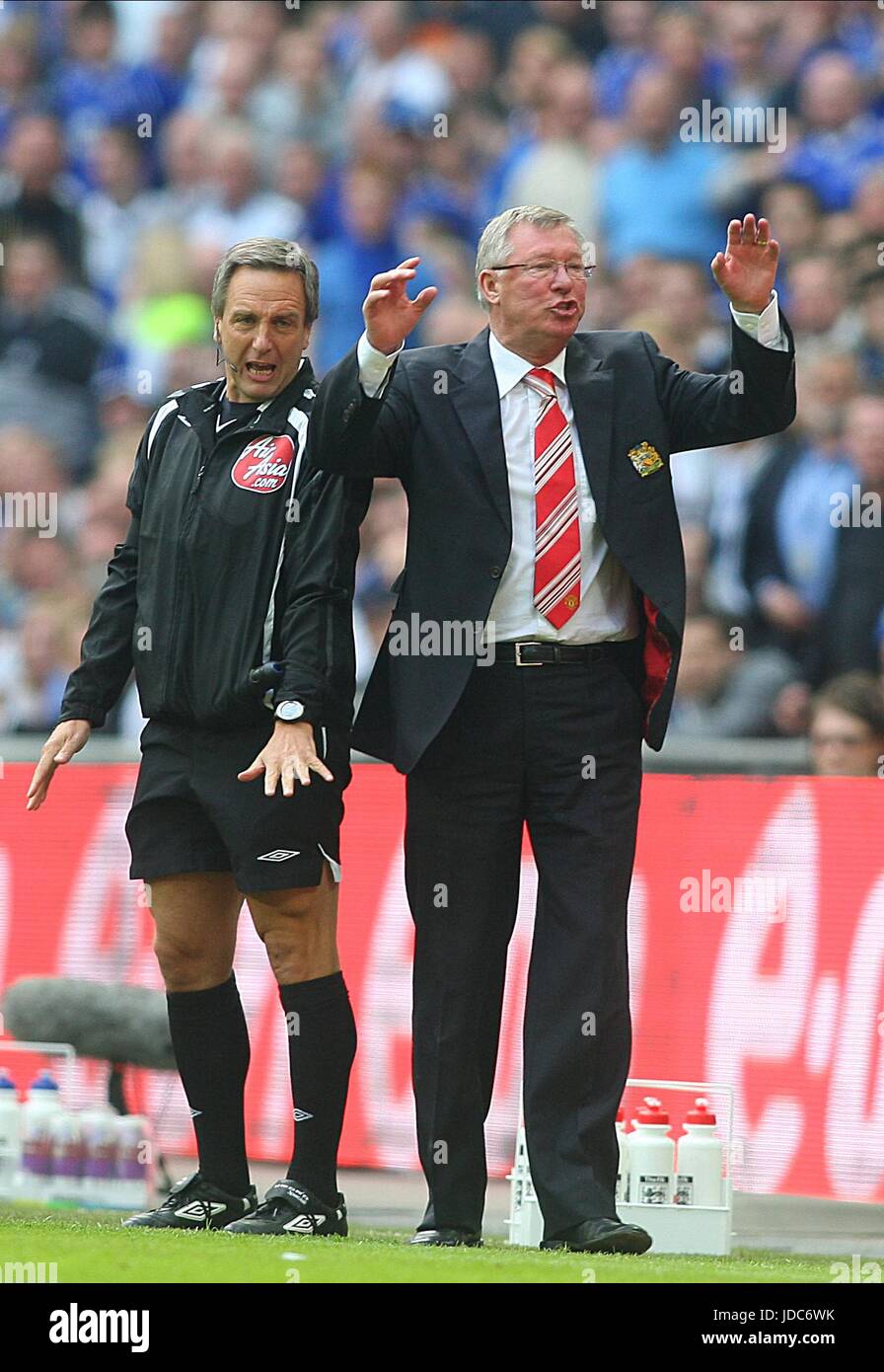 ALAN WILEY & ALEX FERGUSON MANCHESTER UTD V EVERTON WEMBLEY STADIUM ...