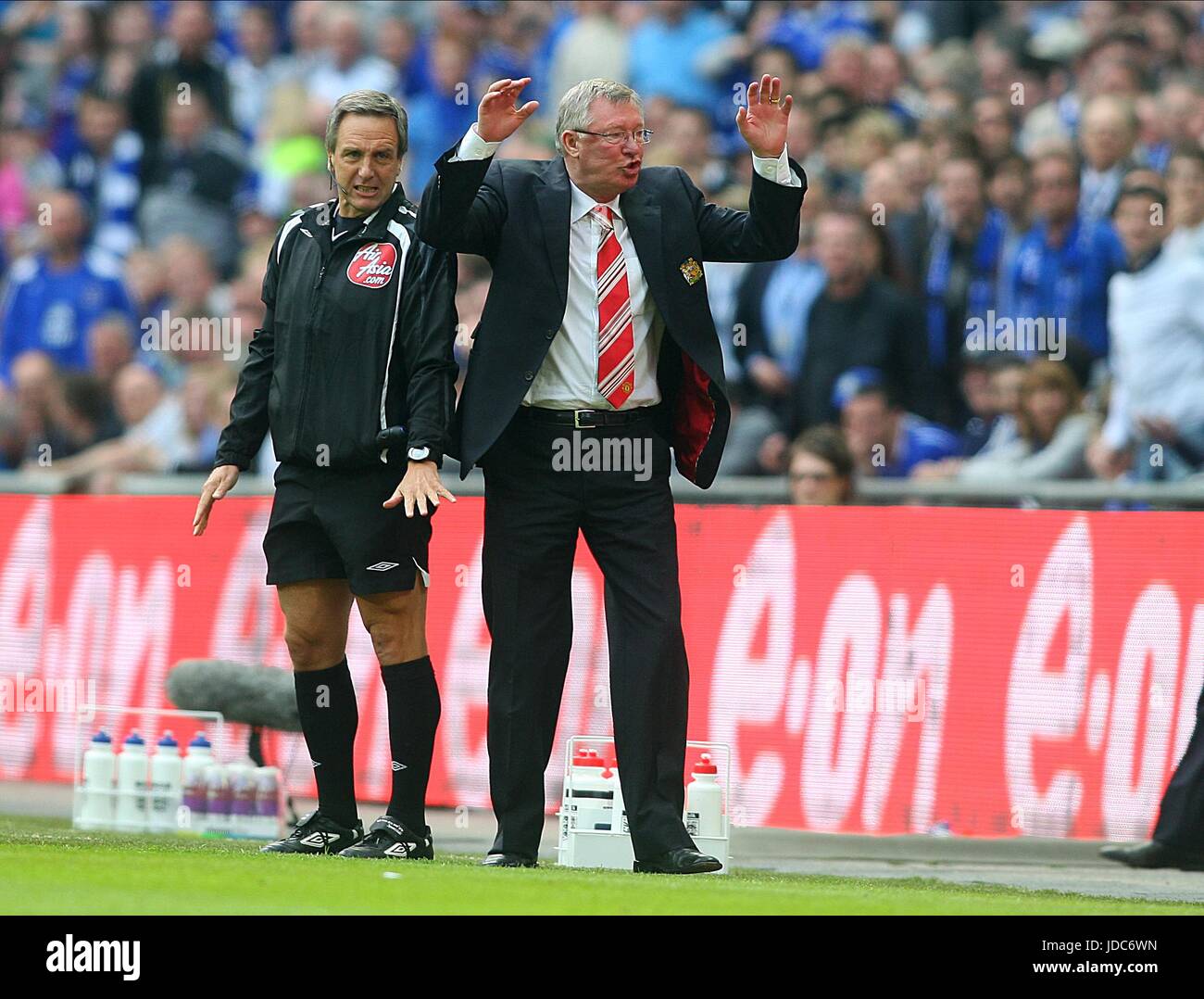 ALAN WILEY & ALEX FERGUSON MANCHESTER UTD V EVERTON WEMBLEY STADIUM ...