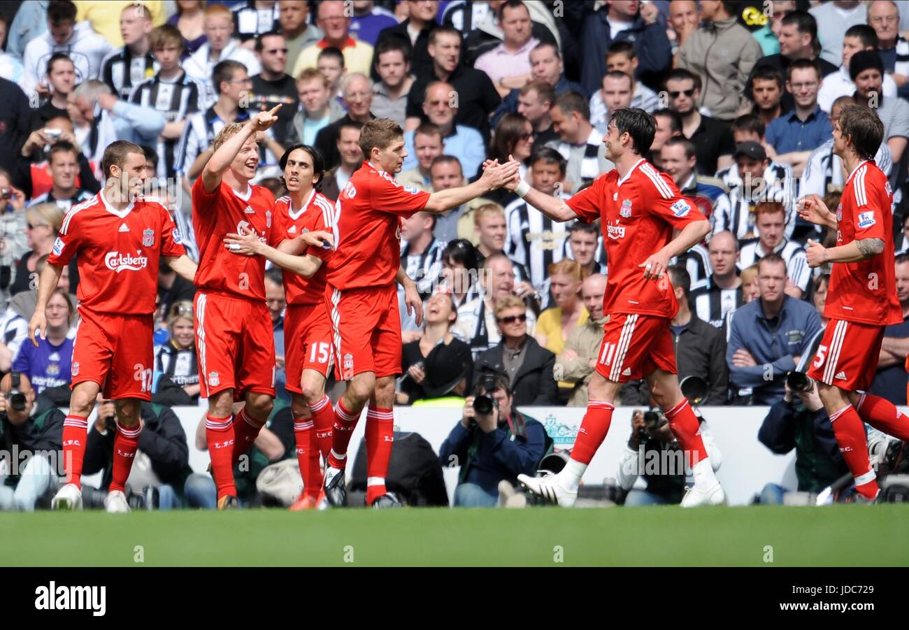 LIVERPOOL PLAYERS CELEBRATE KU LIVERPOOL V NEWCASTLE ANFIELD LIVERPOOL ...