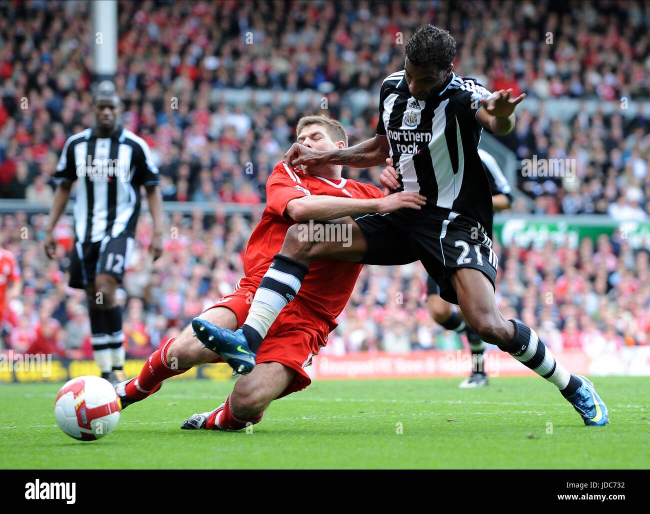 STEVEN GERRARD & HABIB BEYE LIVERPOOL V NEWCASTLE ANFIELD LIVERPOOL ...