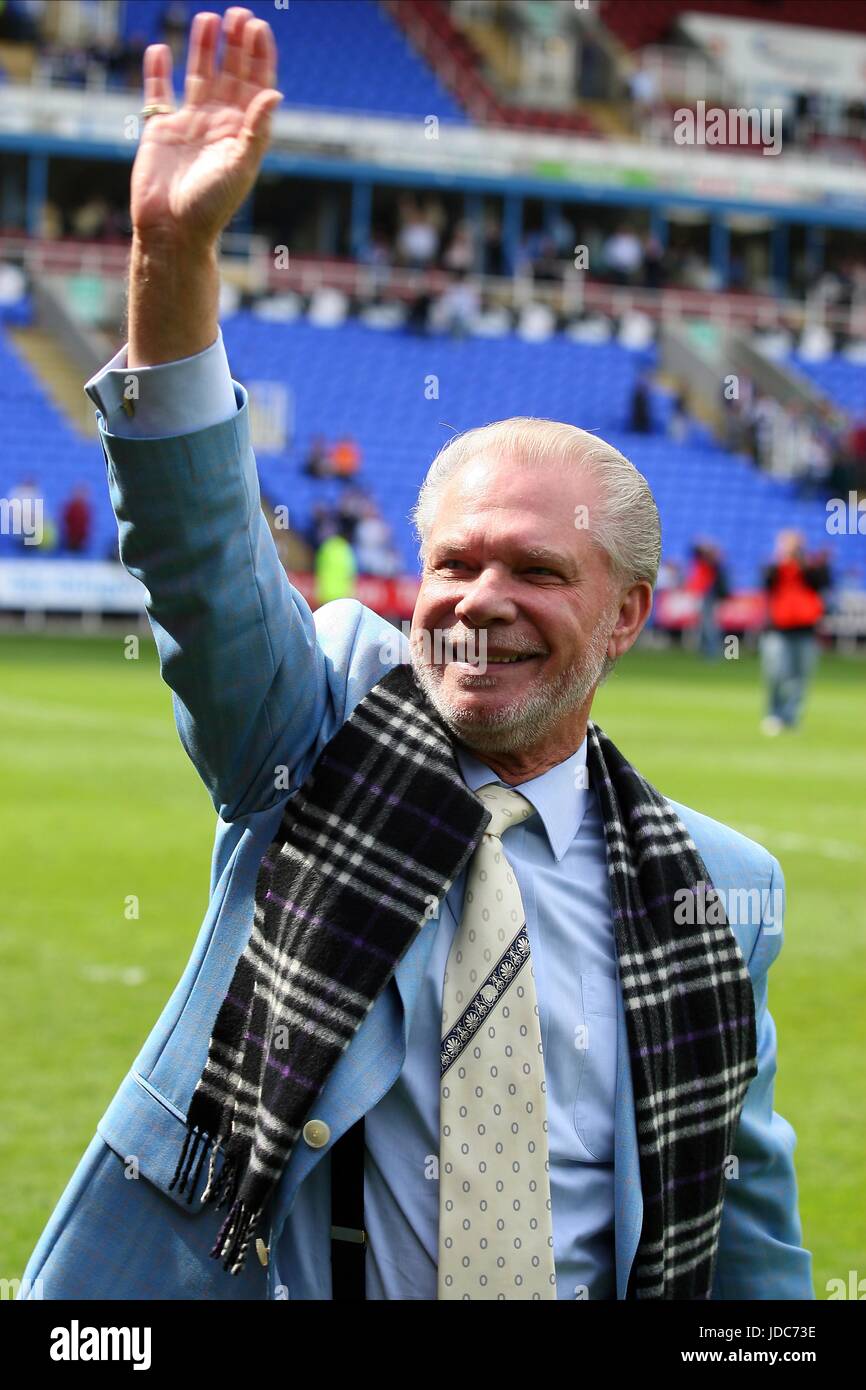 DAVID GOLD CELEBRATES READING V BIRMINGHAM CITY MADEJSKI STADIUM ...