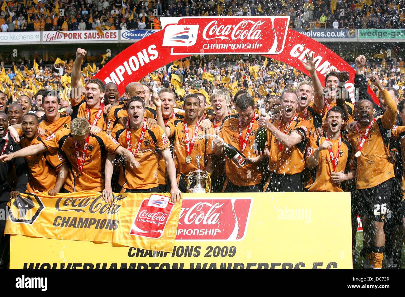WOLVES CELEBRATE WINNING THE C WOLVES V DONCASTER MOLINEUX STADIUM ...
