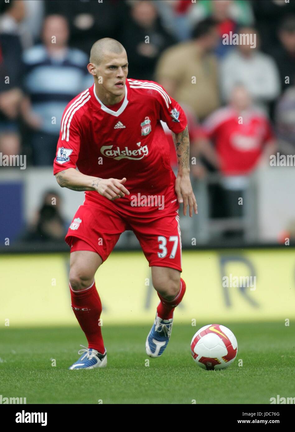 MARTIN SKRTEL LIVERPOOL FC KC STADIUM HULL ENGLAND 25 April 2009 Stock ...