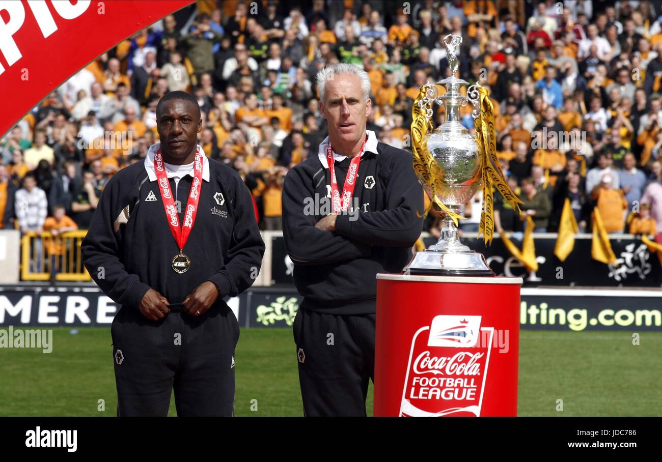 MICK MCCARTHY & TERRY CONNOR WOLVERHAMPTON WANDERERS FC MOLINEUX ...