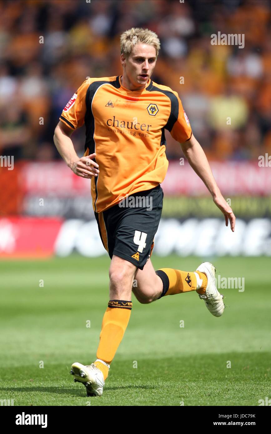 DAVID EDWARDS WOLVERHAMPTON WANDERERS FC MOLINEUX STADIUM WOLVERHAMPTON ...