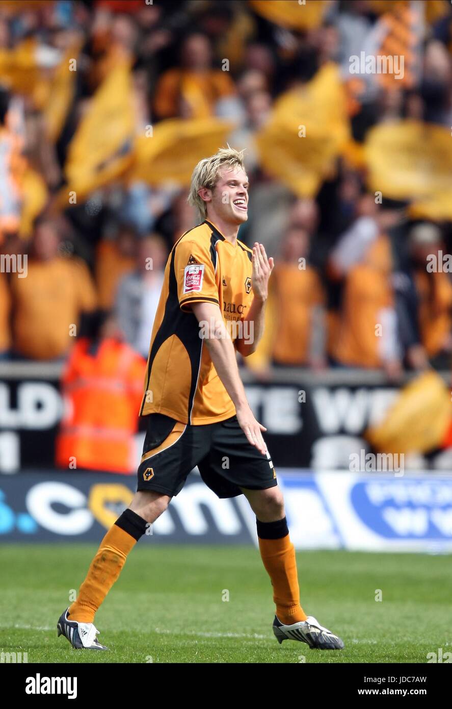 RICHARD STEARMAN WOLVERHAMPTON WANDERERS FC MOLINEUX STADIUM ...