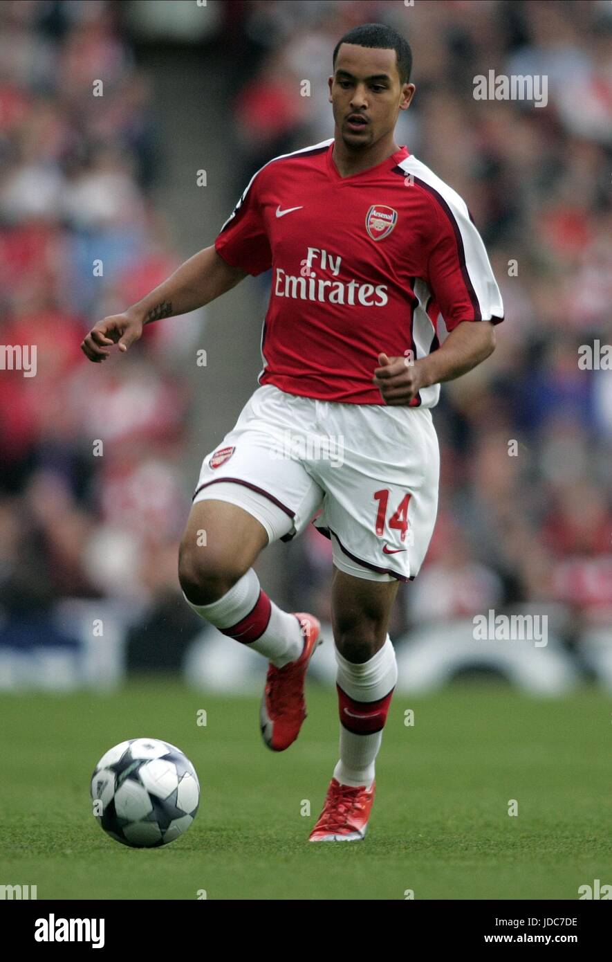 Theo walcott arsenal champions league hi-res stock photography and ...