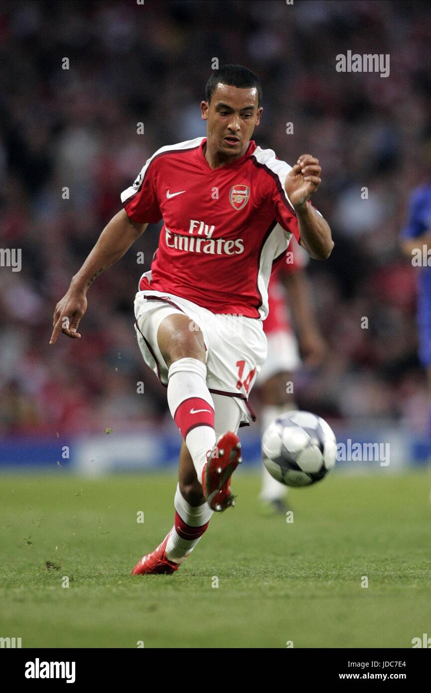 Theo walcott arsenal champions league hi-res stock photography and ...