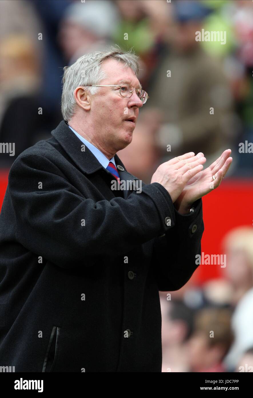 SIR ALEX FERGUSON MANCHESTER UNITED FC MANAGER OLD TRAFFORD MANCHESTER ...