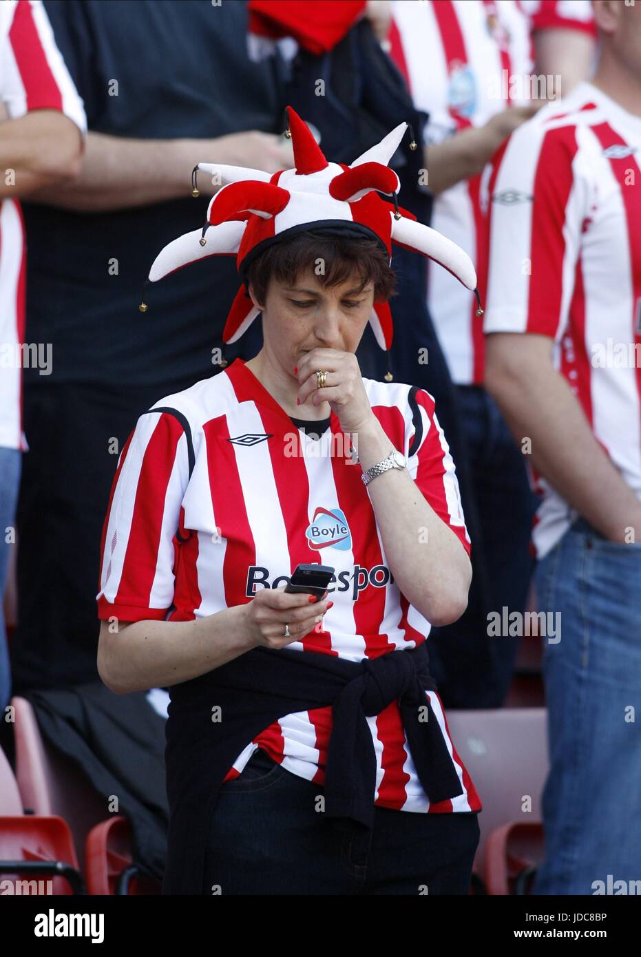 NERVOUS SUNDERLAND FAN SUNDERLAND V CHELSEA STADIUM OF LIGHT SUNDERLAND ...