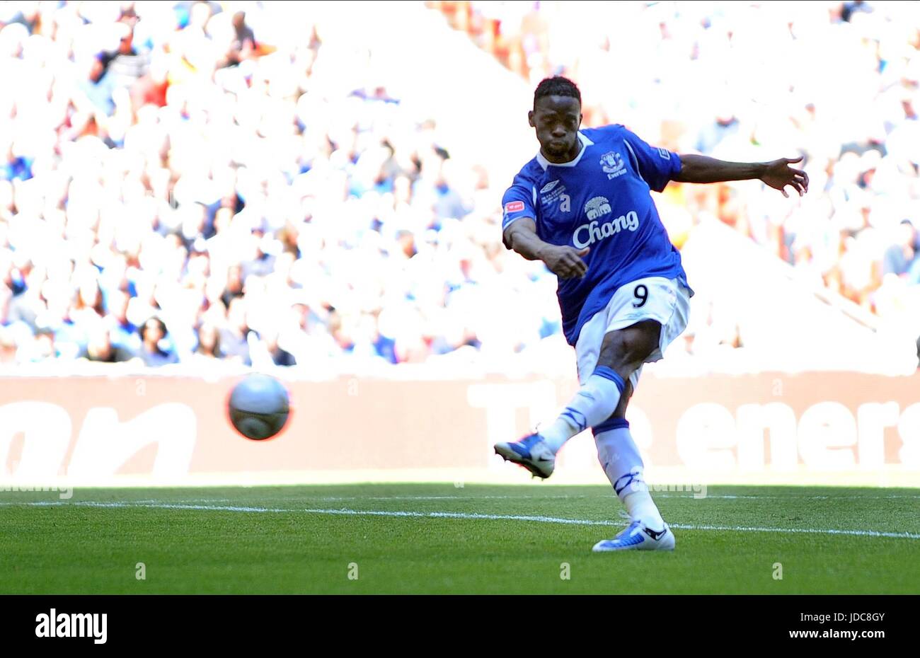LOUIS SAHA SCORES EARLY GOAL CHELSEA V EVERTON WEMBLEY STADIUM LONDON ...