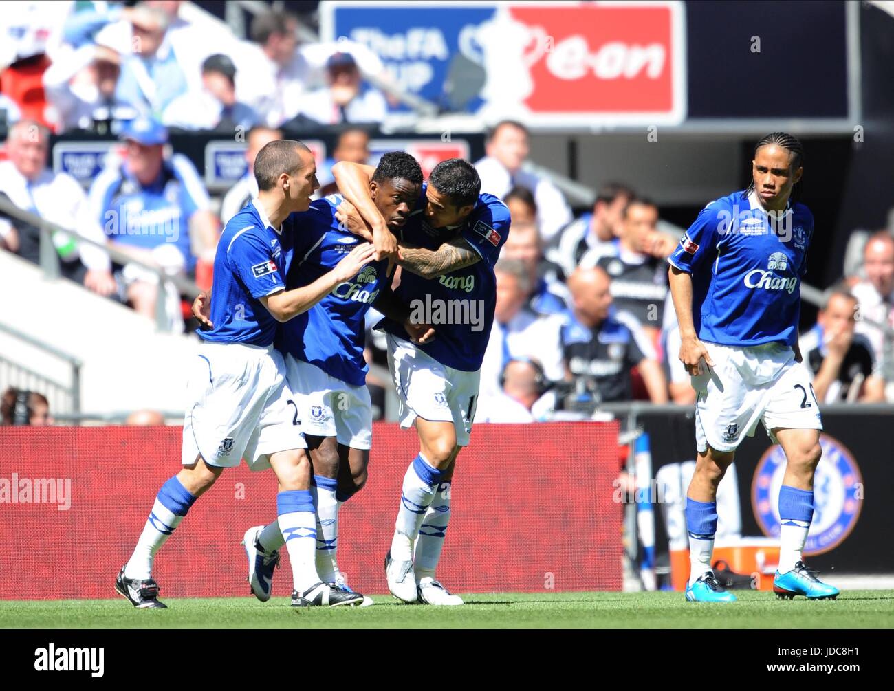 LOUIS SAHA CELEBRATES GOAL CHELSEA V EVERTON WEMBLEY STADIUM LONDON ...