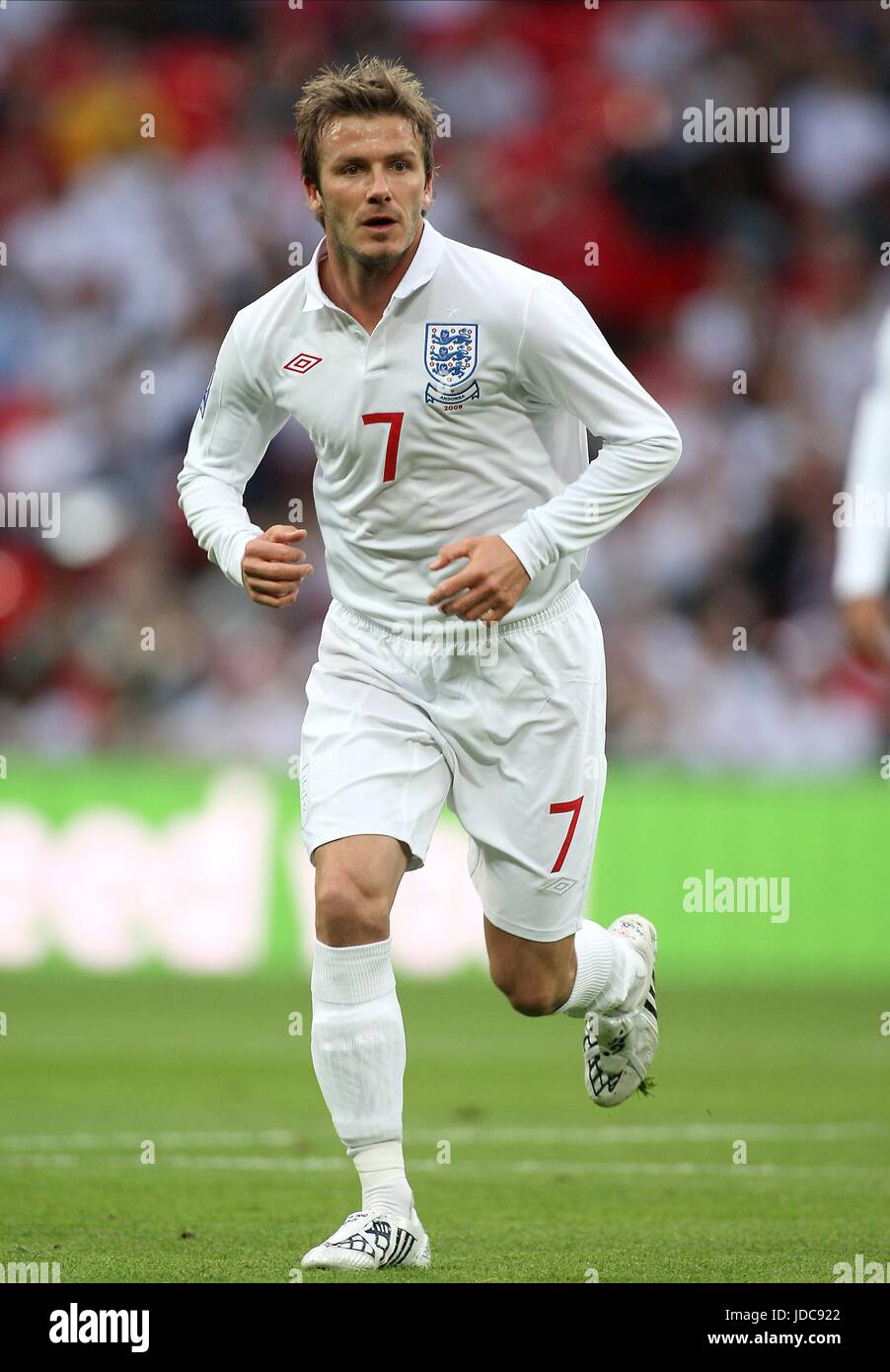 DAVID BECKHAM ENGLAND & AC MILAN WEMBLEY STADIUM LONDON ENGLAND 10 June 2009 Stock Photo - Alamy