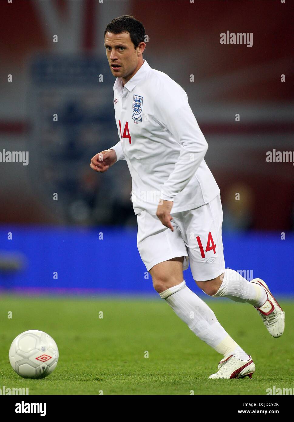 WAYNE BRIDGE ENGLAND & MANCHESTER CITY FC WEMBLEY STADIUM LONDON ...