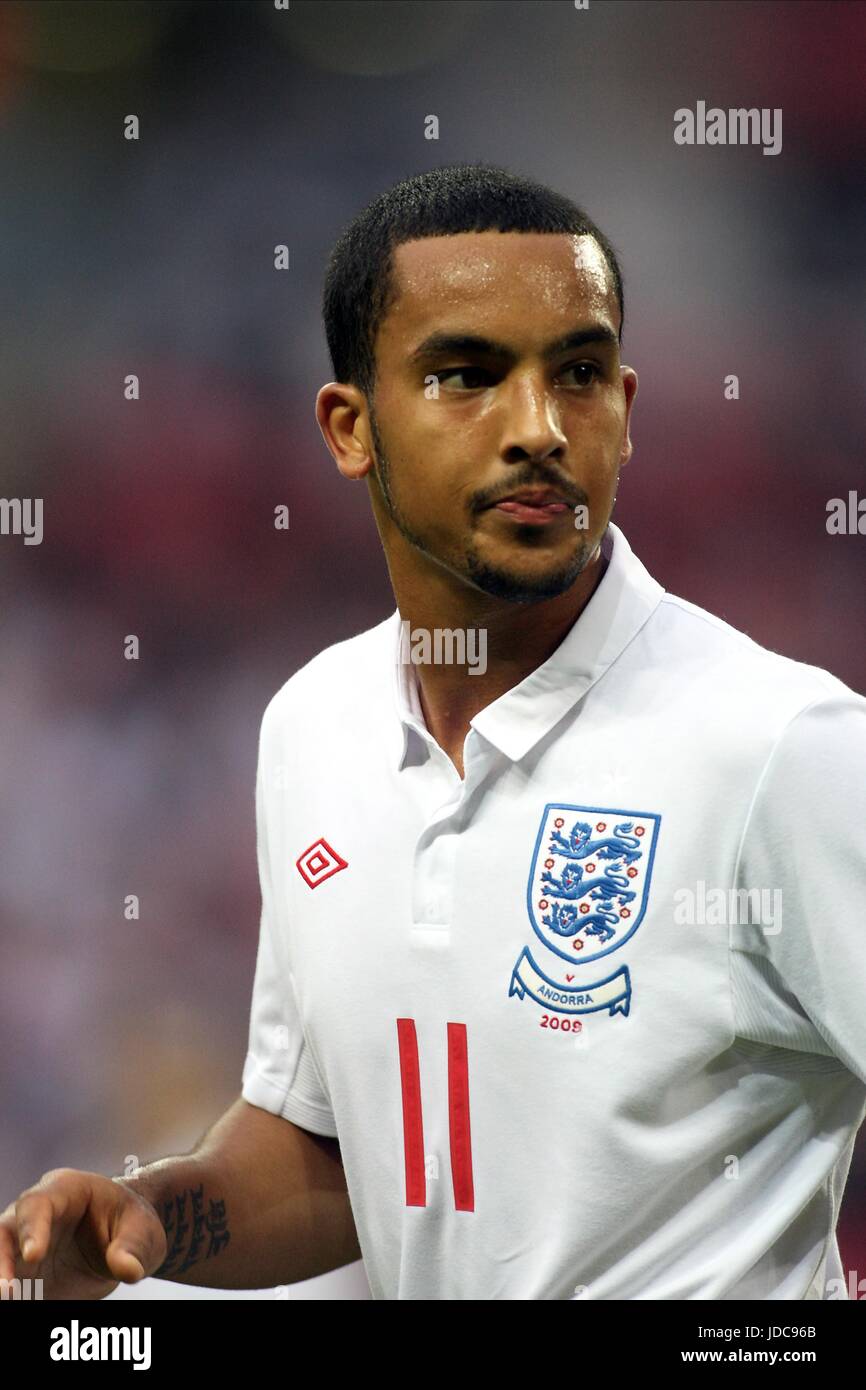 THEO WALCOTT ENGLAND & ARSENAL FC WEMBLEY STADIUM LONDON ENGLAND 10 ...