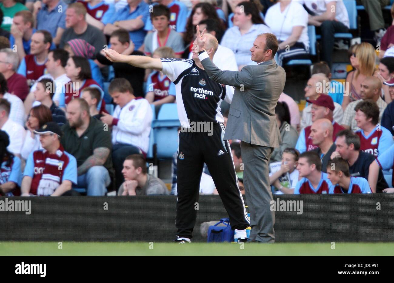 ALAN SHEARER & IAIN DOWIE NEWCASTLE UNITED FC MANAGER VILLA PARK ...