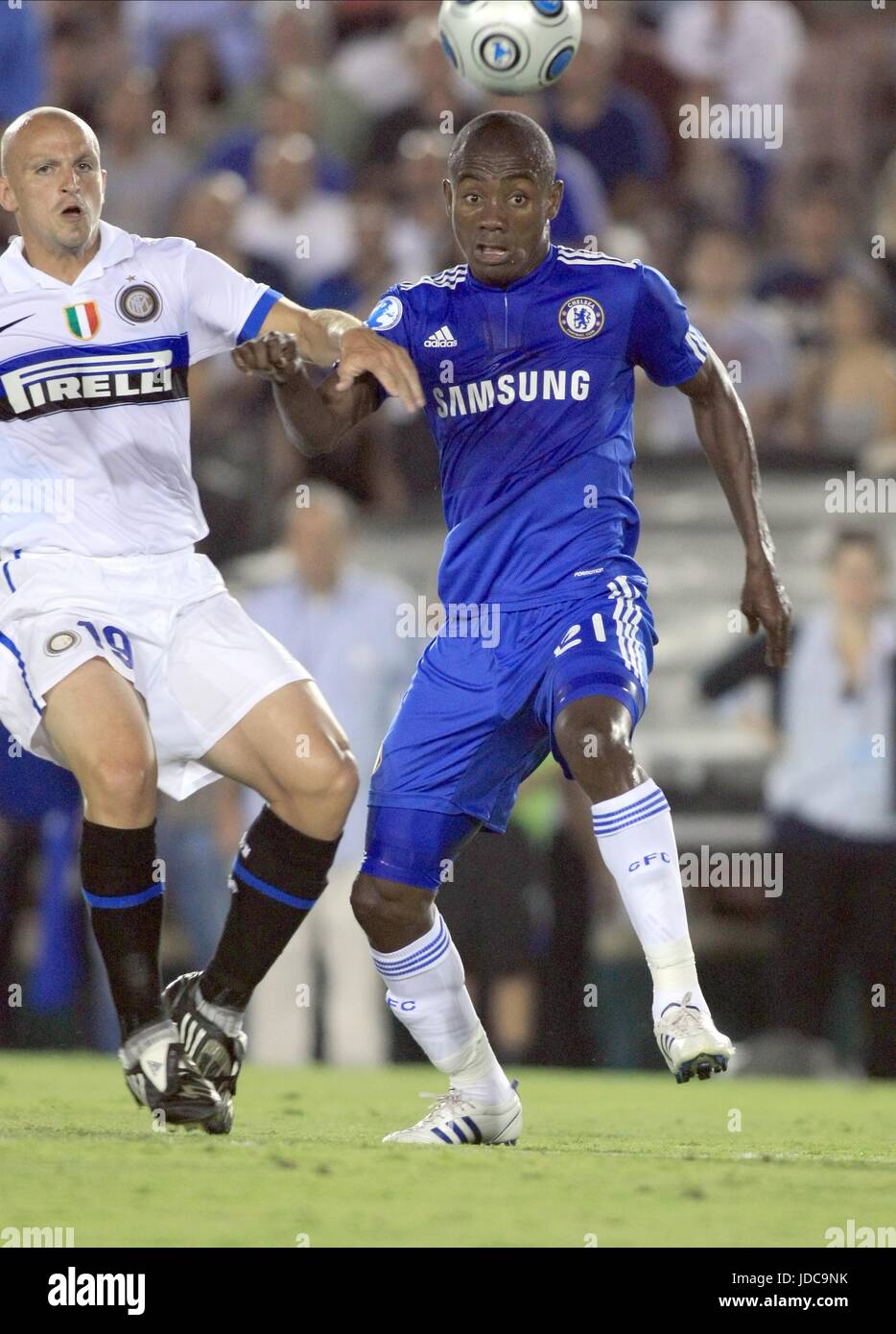 ESTEBAN CAMBIASSO SALOMON KAL CHELSEA V INTER MILAN PASADENA LOS ...