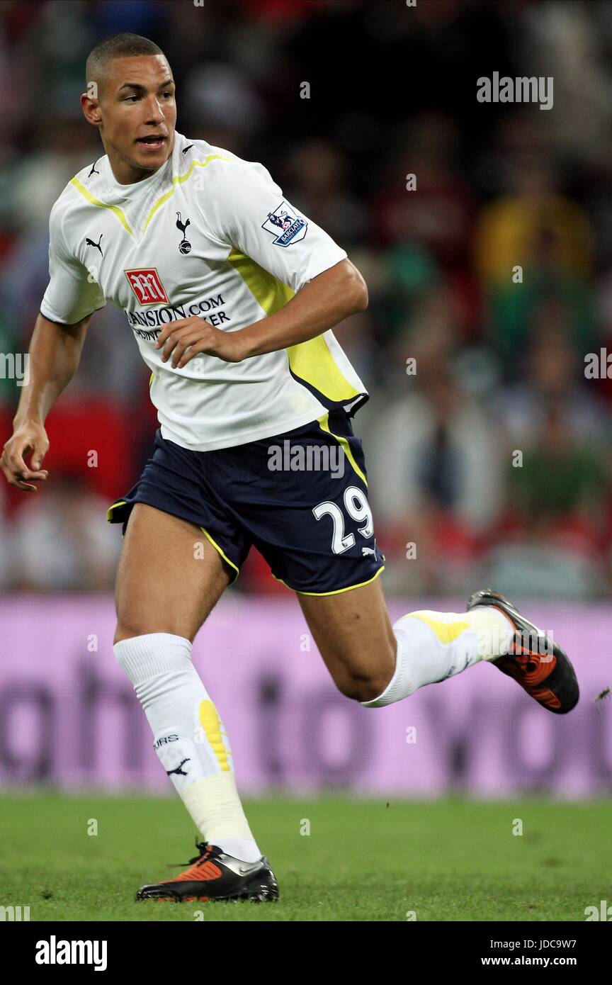 JAKE LIVERMORE TOTTENHAM HOTSPURS FC WEMBLEY STADIUM LONDON ENGLAND 24 ...