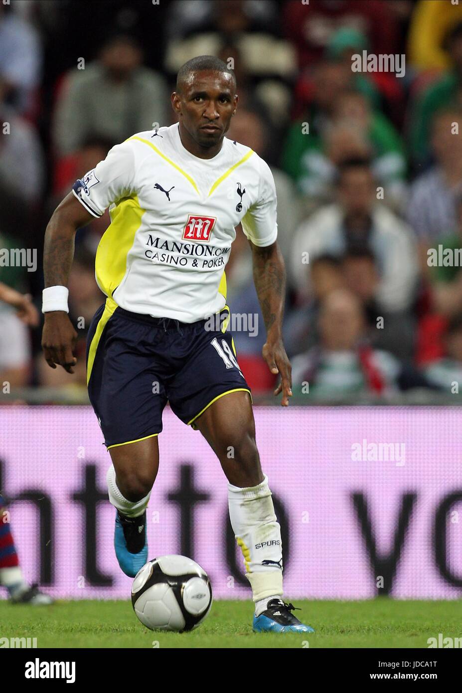 JERMAIN DEFOE TOTTENHAM HOTSPUR FC WEMBLEY STADIUM LONDON ENGLAND 24 ...