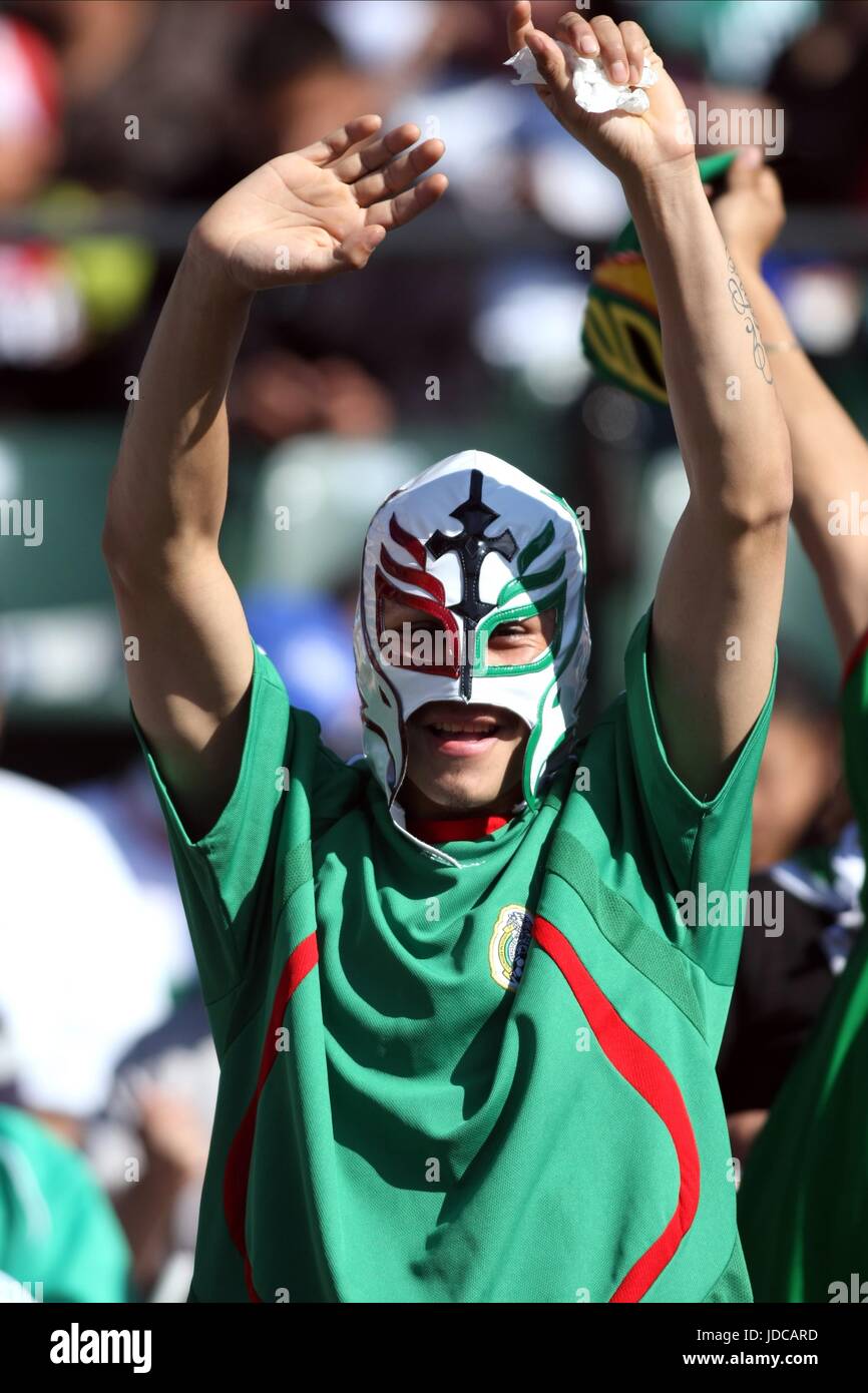 MEXICO FAN MEXICO FOOTBALL FAN OAKLAND CA USA 05 July 2009 Stock Photo ...