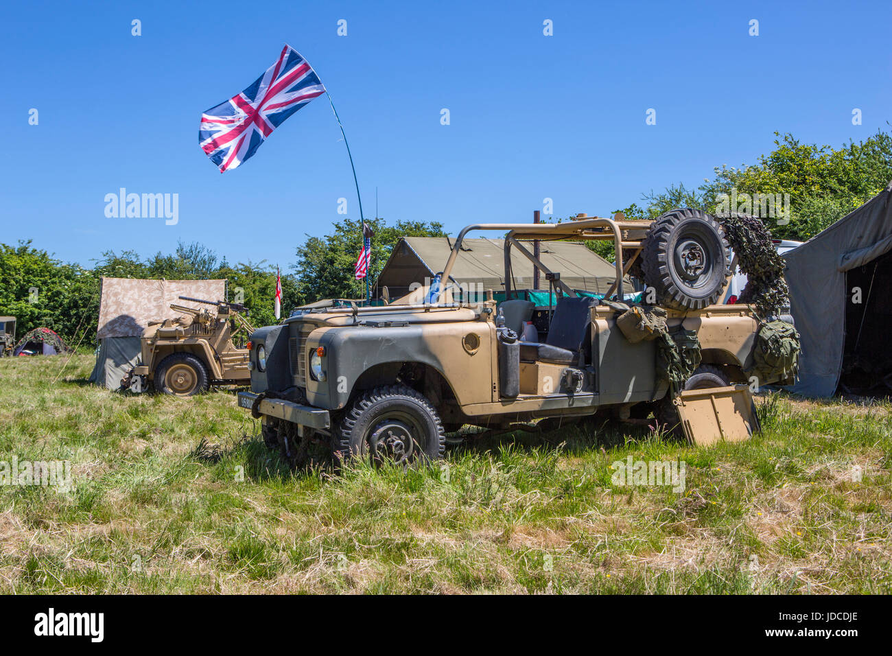 Military land rover hi-res stock photography and images - Alamy