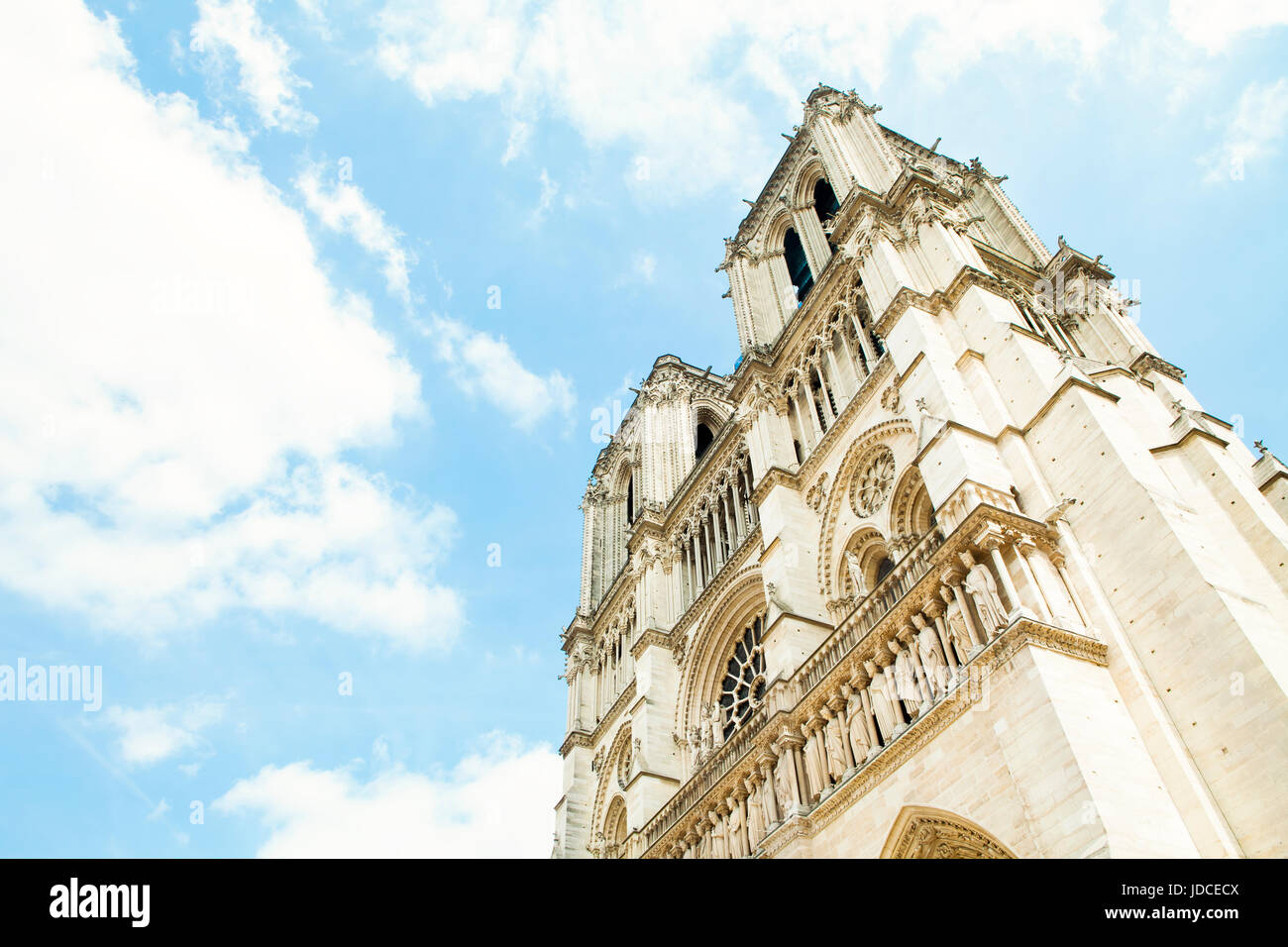 Notre dam paris hi-res stock photography and images - Alamy
