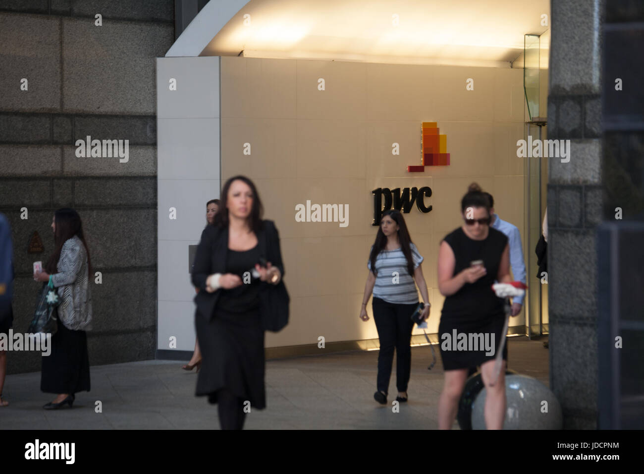 Pwc price waterhouse headquarters london hi-res stock photography and ...