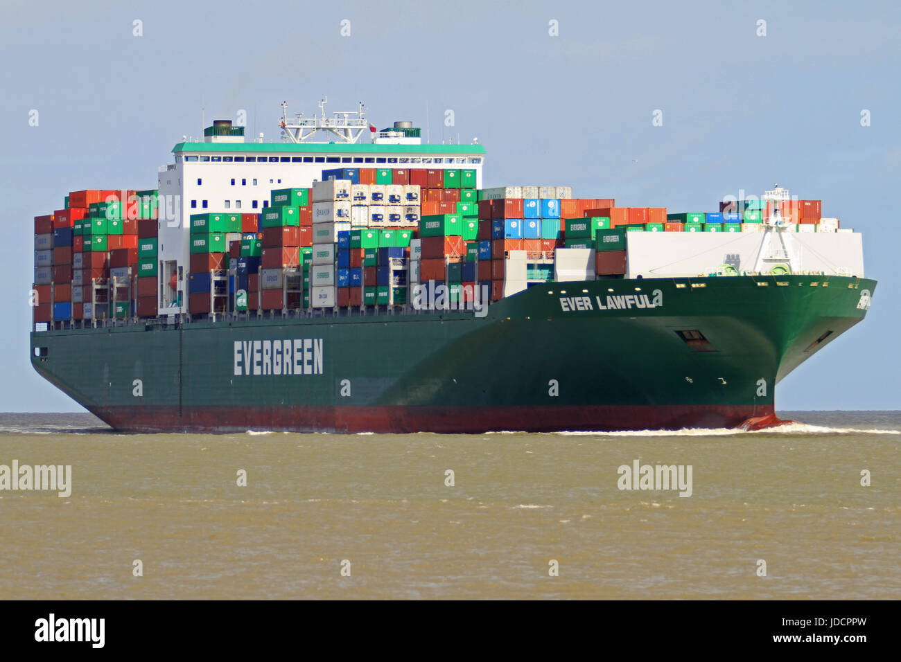 Green container ship hi-res stock photography and images - Alamy
