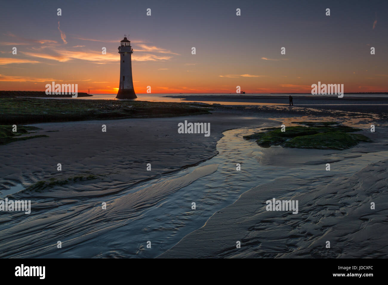 New Brighton lighthouse at sunset, River Mersey, Wirral, Merseyside ...