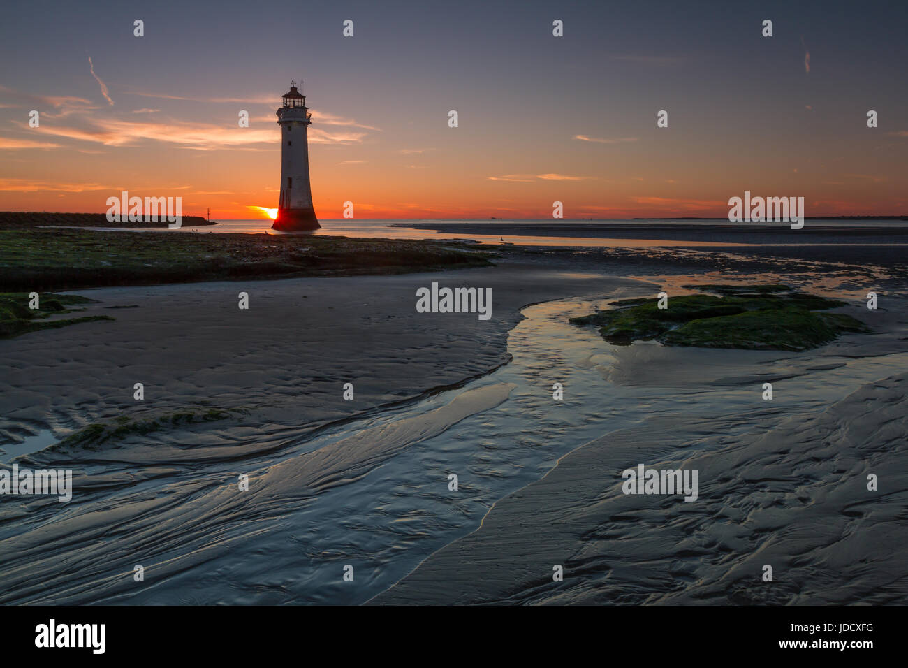 New brighton wirral beach summer hi-res stock photography and images ...