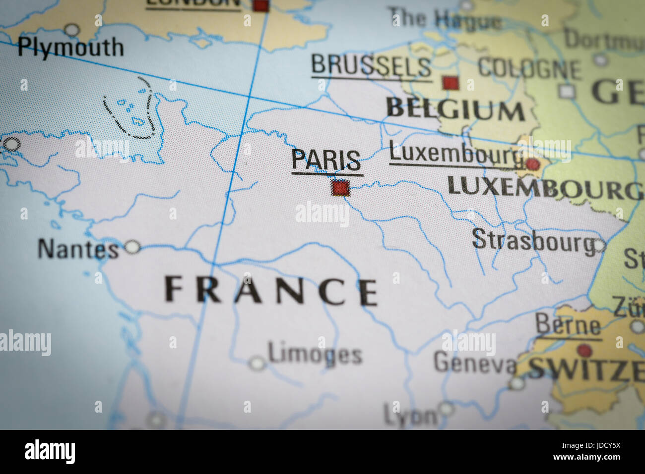 London and paris on map hi-res stock photography and images - Alamy