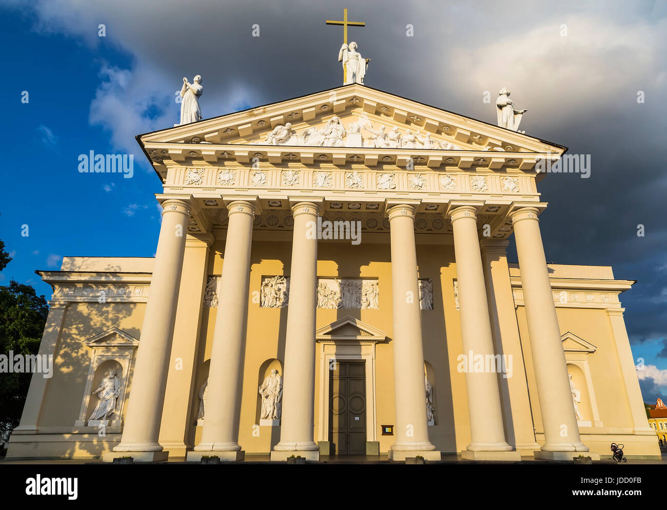 Vilnius medieval architecture hi-res stock photography and images - Alamy