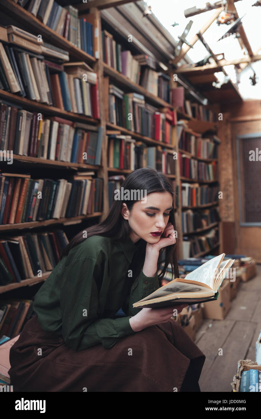 Hardworking girl hi-res stock photography and images - Alamy