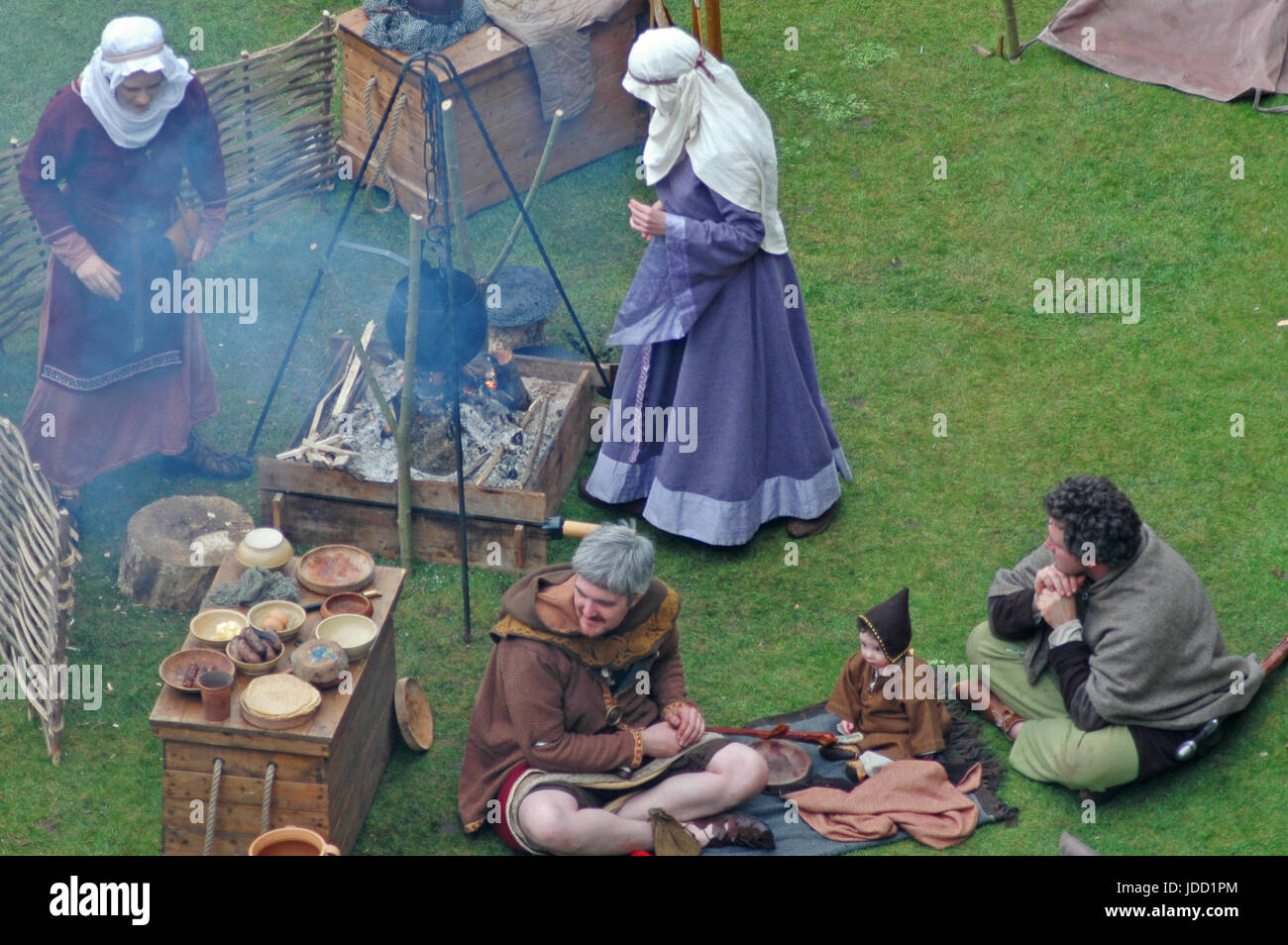 Cauldron medieval hi-res stock photography and images - Alamy