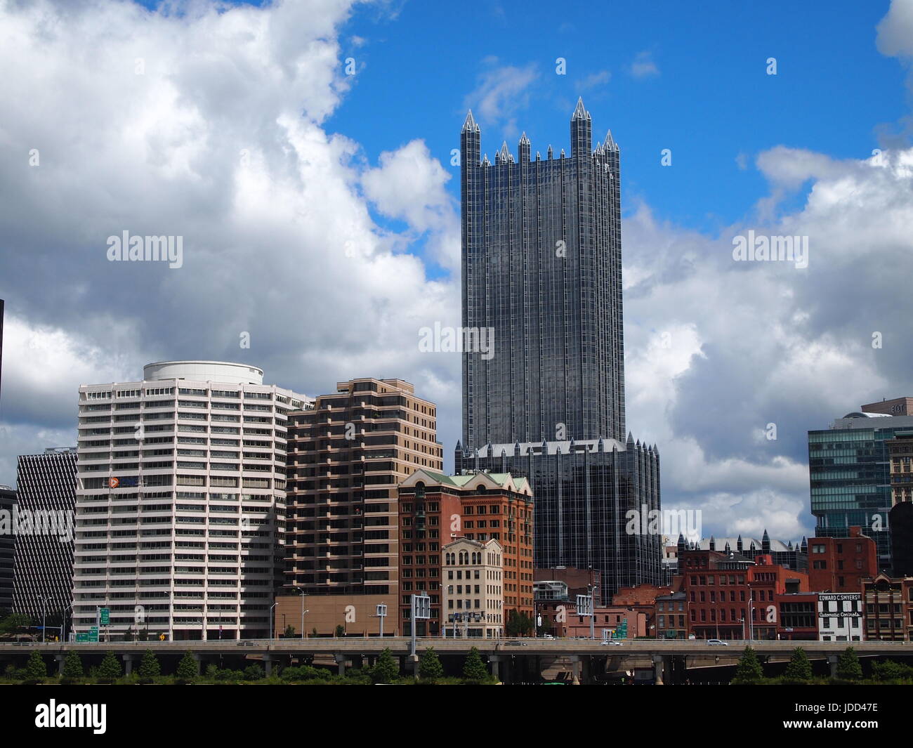 Pittsburgh pennsylvania skyline city hi-res stock photography and ...