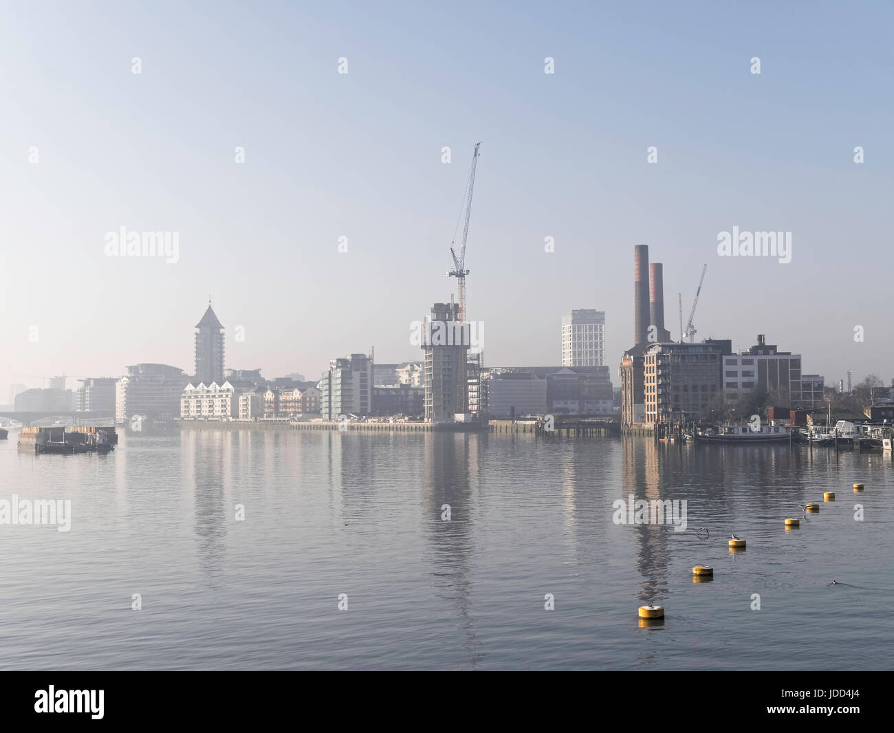 Chelsea harbour london hi-res stock photography and images - Alamy