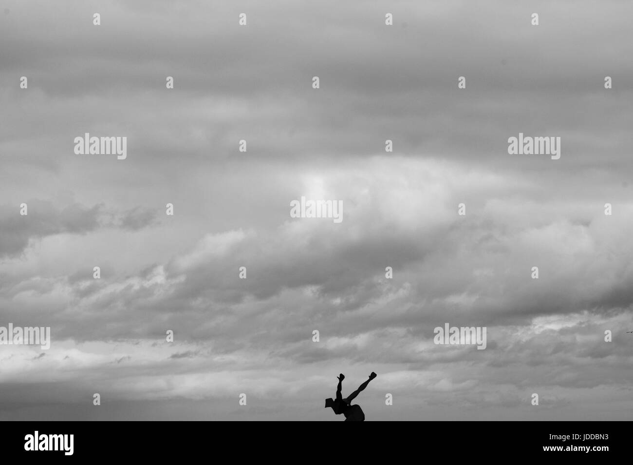 Sculture silhouette hi-res stock photography and images - Alamy