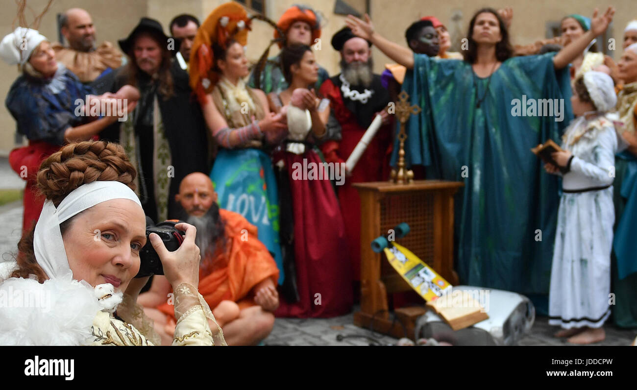 Wittenberg, Germany. 16th June, 2017. Actors pose to create a 'tableau ...