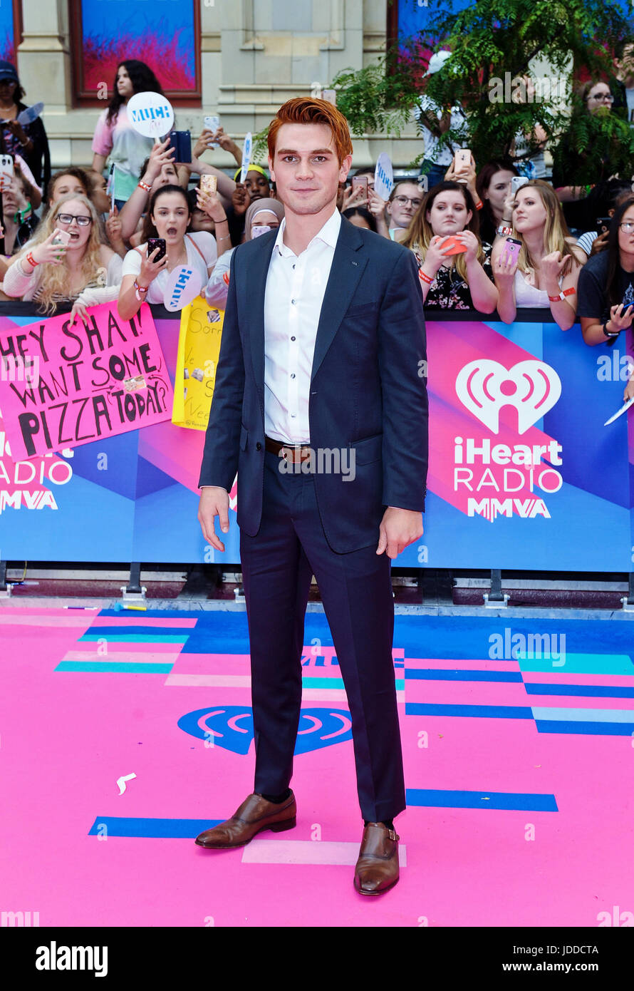 Keneti james fitzgerald apa hi-res stock photography and images - Alamy