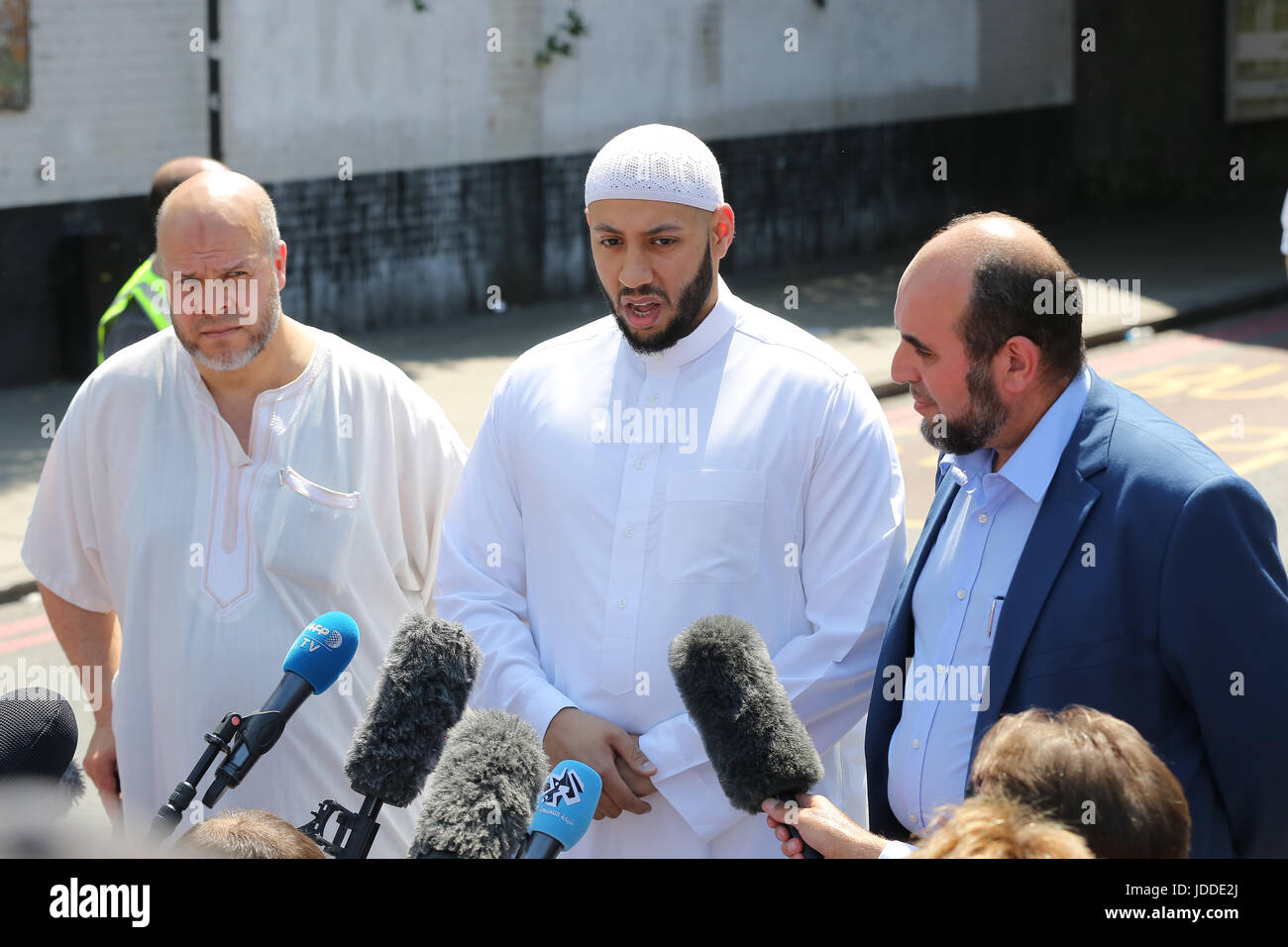 Imam of the london mosque hi-res stock photography and images - Alamy