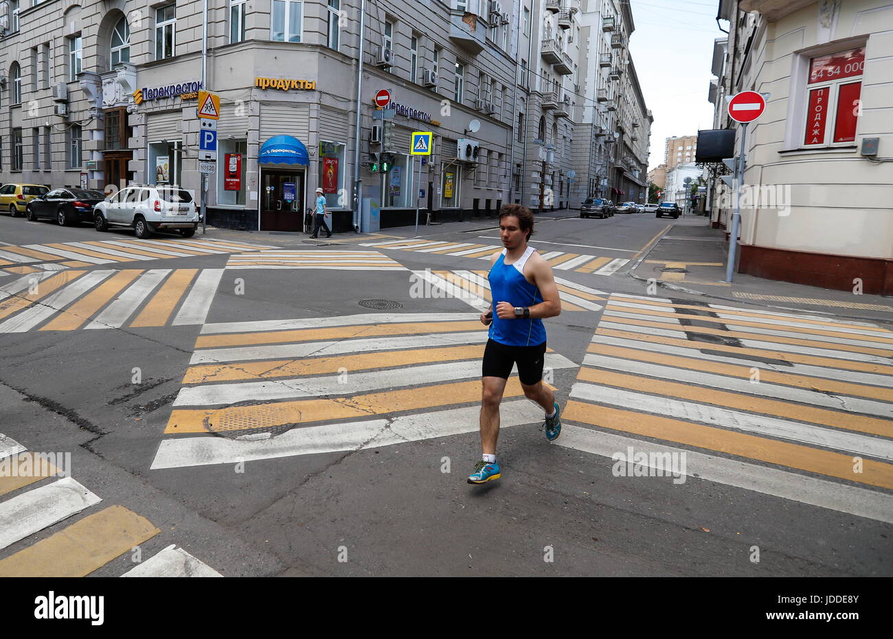 Diagonal Crosswalk High Resolution Stock Photography and Images - Alamy