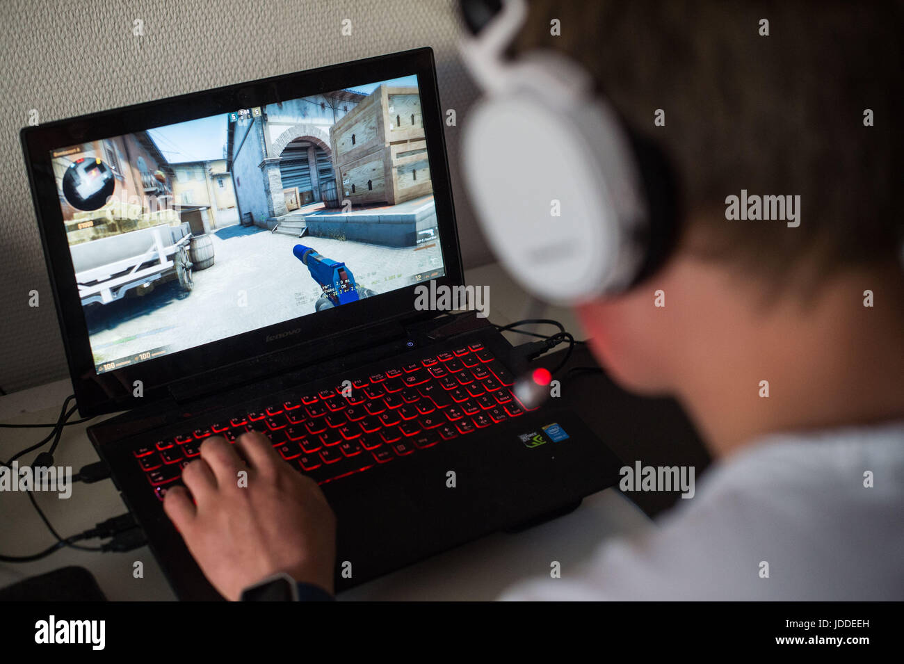 ‘counter strike: global offensive hi-res stock photography and images ...