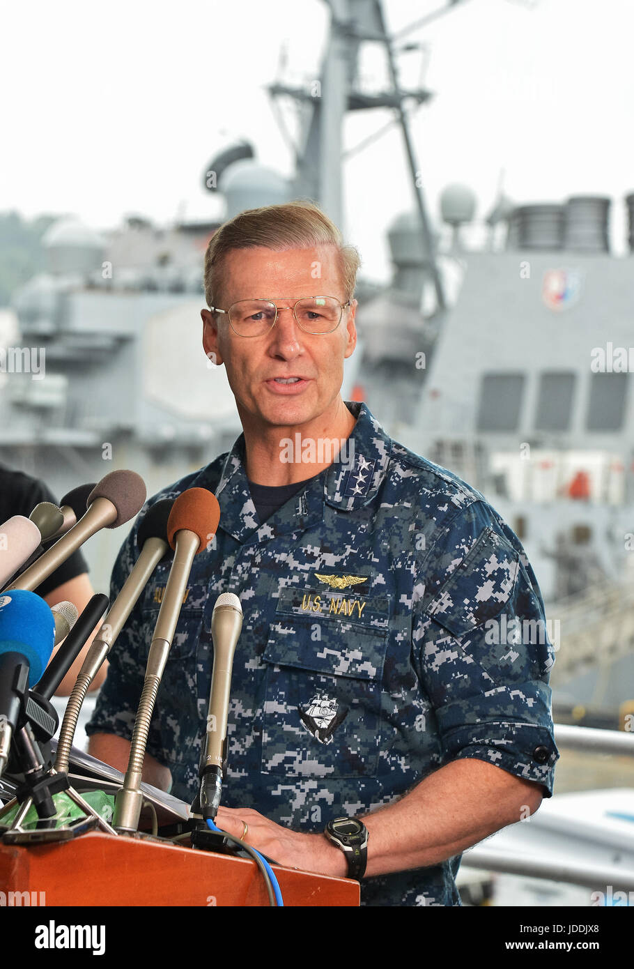 Joseph Aucoin, Commander, U.S. Seventh Fleet, Fitzgerald, DDG 62, June ...