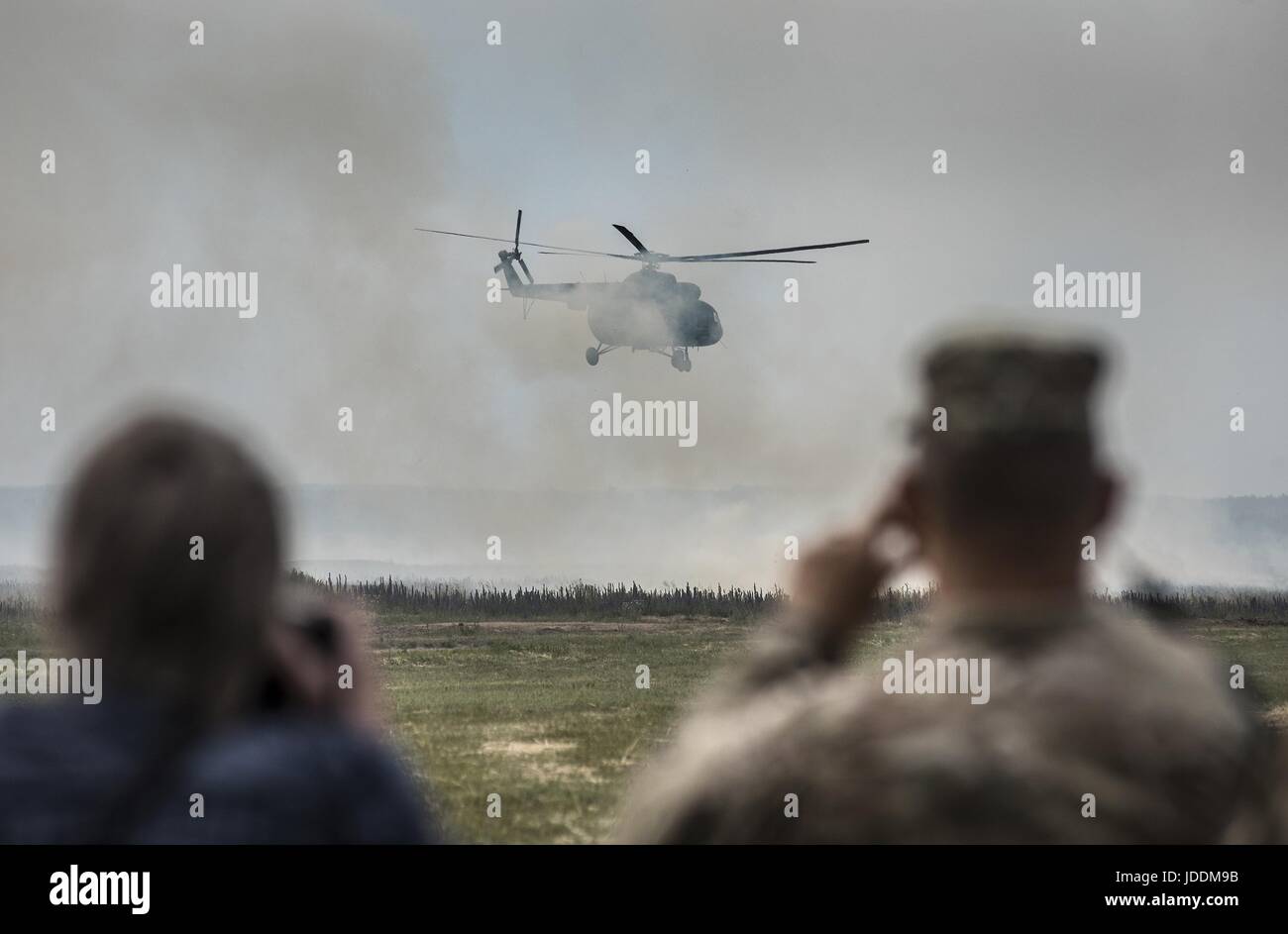 MI - 8 NATO troops from Poland, USA, Canada, Great Britain, Lithuania ...