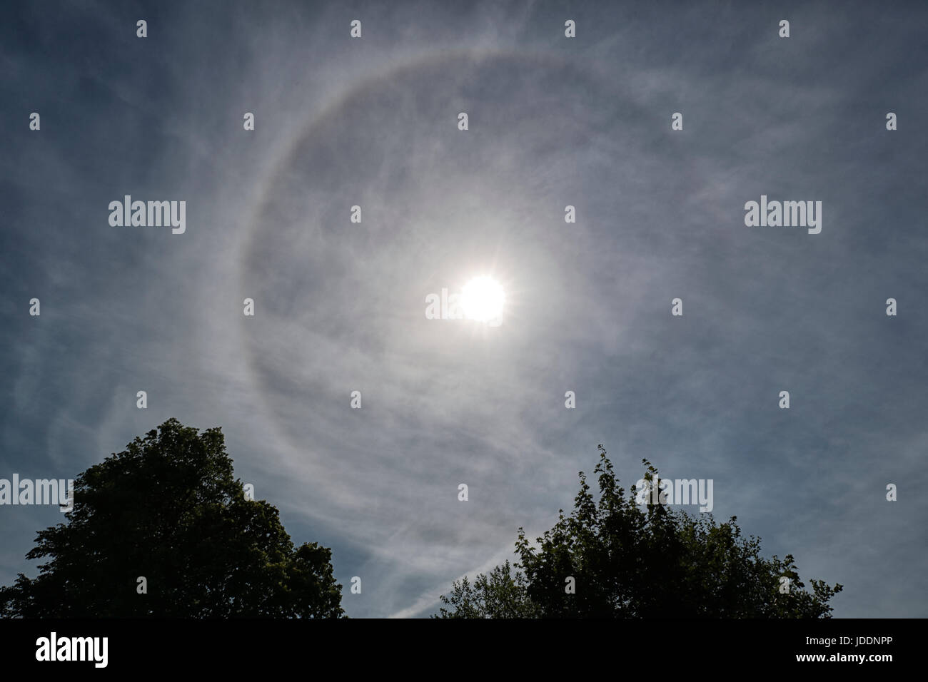 Faint white halo hi-res stock photography and images - Alamy