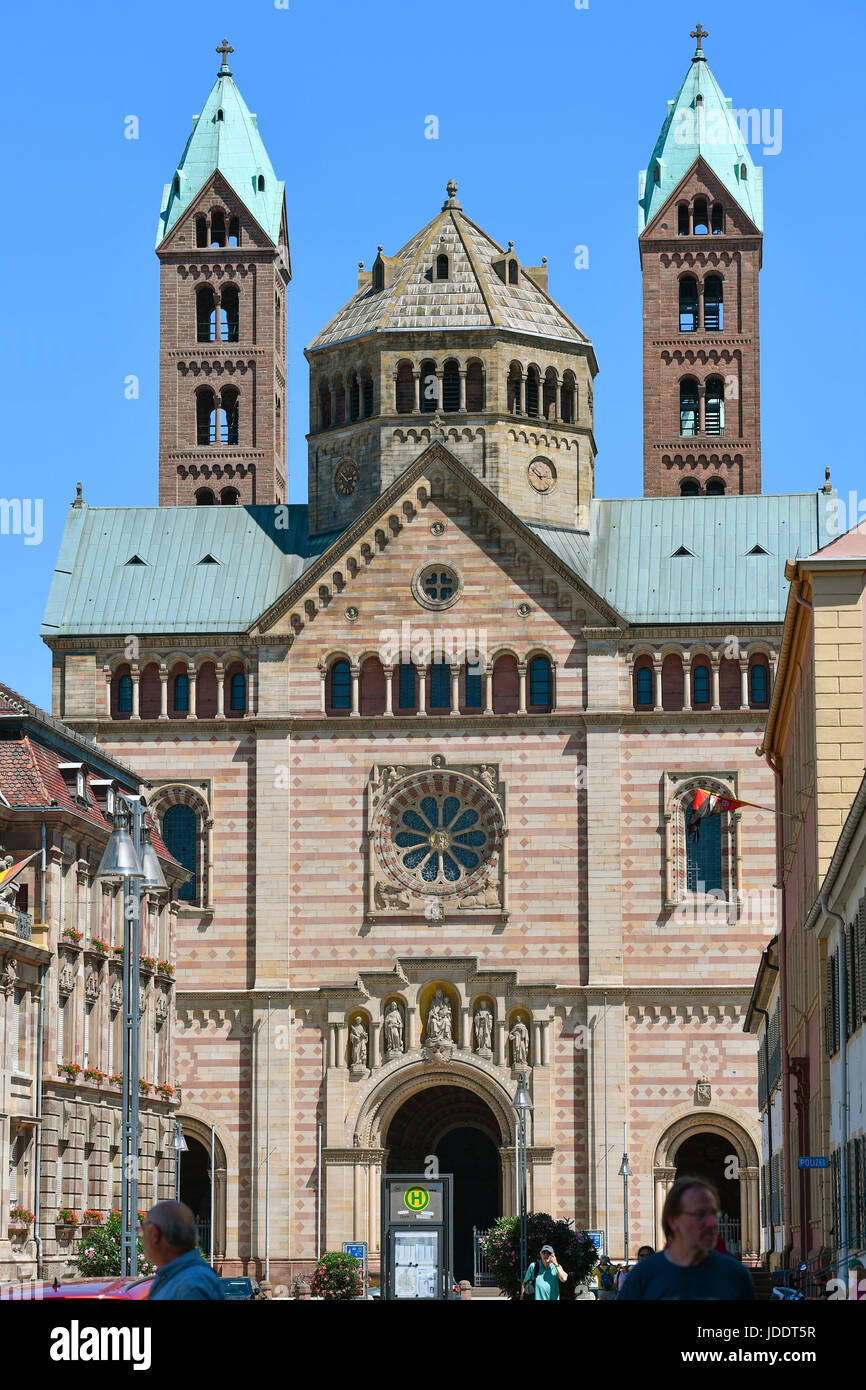 Picture of the main entrance of the Imperial Cathedral taken in Speyer ...