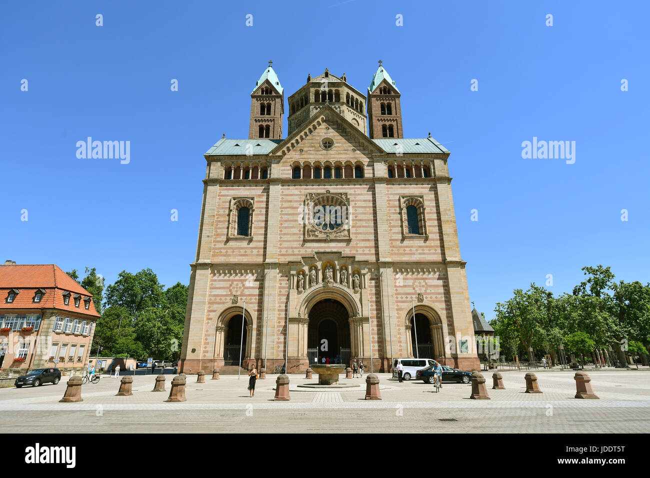 Picture of the main entrance of the Imperial Cathedral taken in Speyer ...