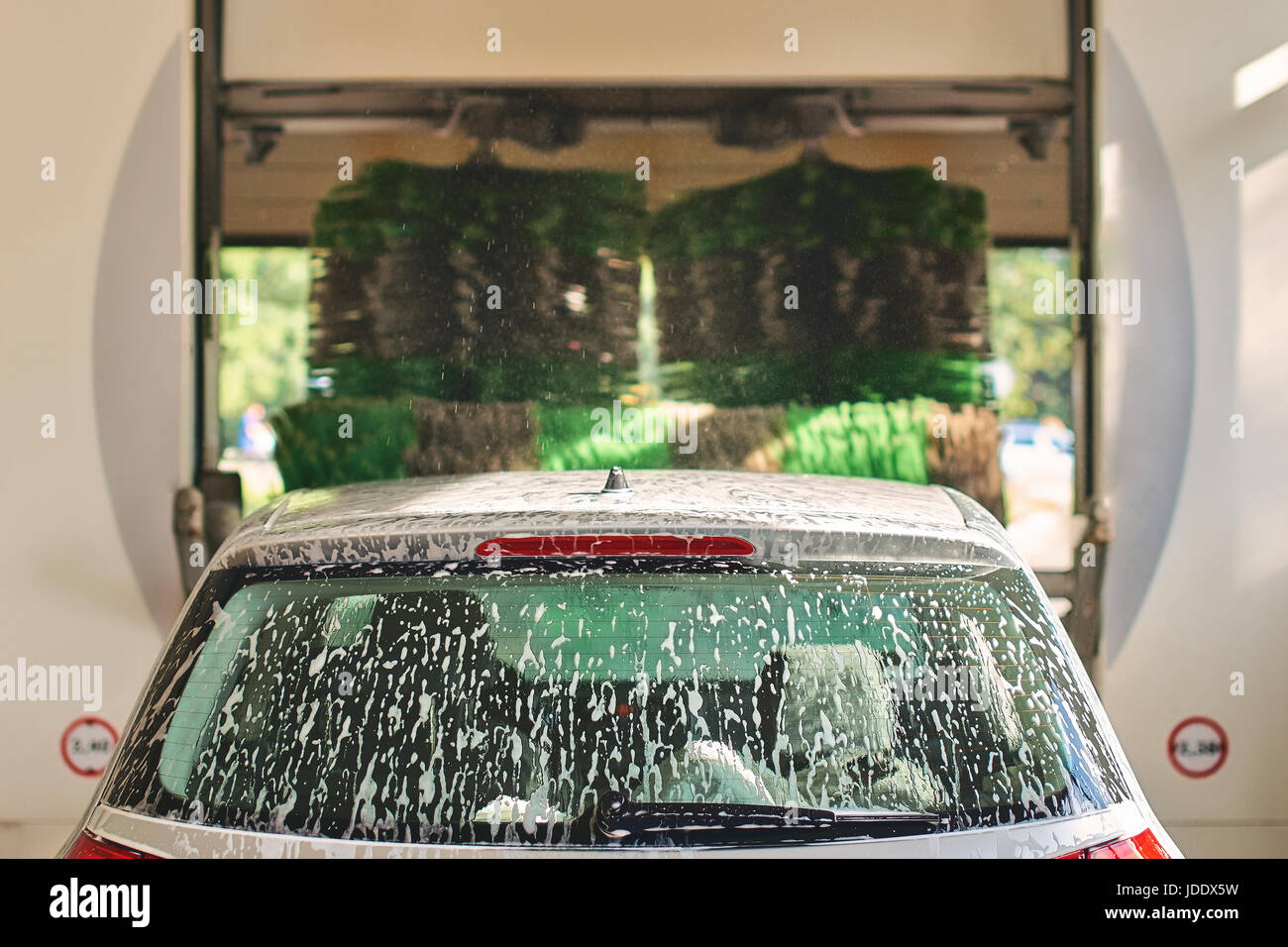 Wash roller hi-res stock photography and images - Alamy