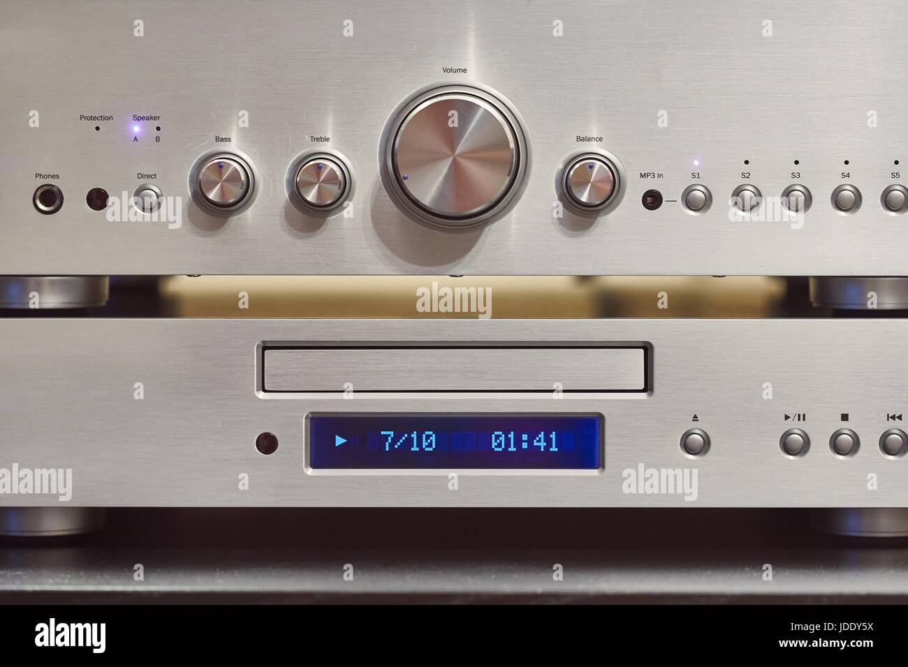 Hifi system with CD player and amplifier Stock Photo - Alamy