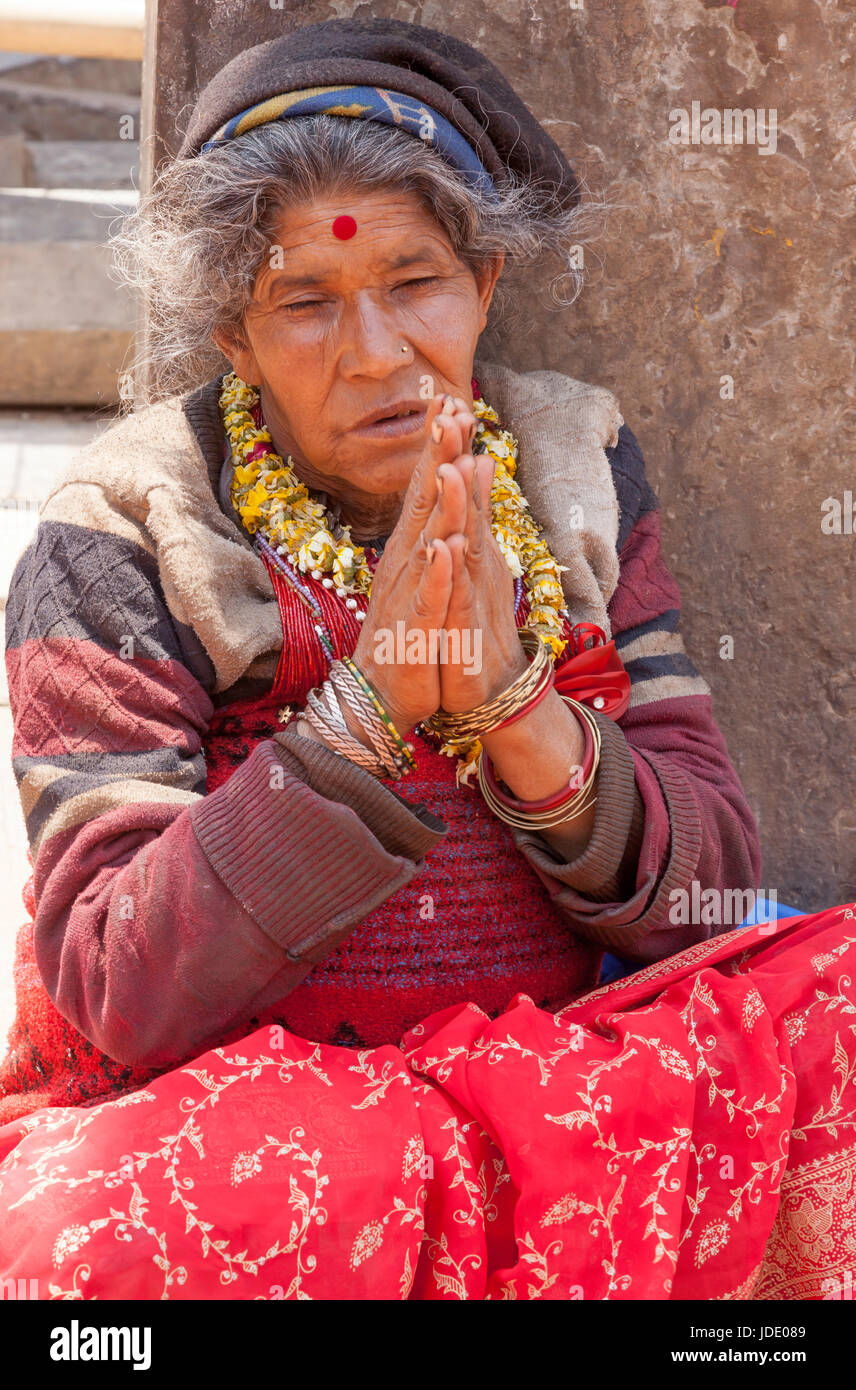 Female beggar india hi-res stock photography and images - Alamy